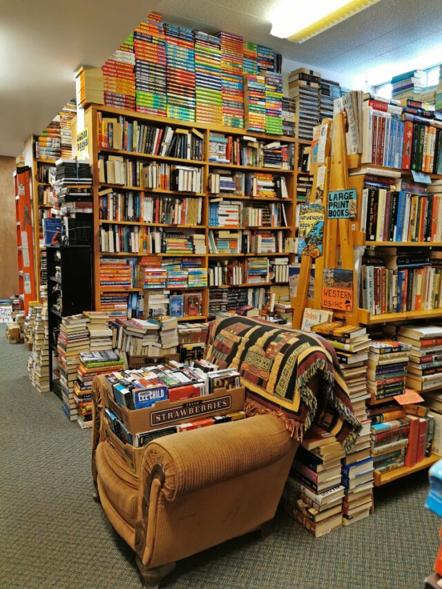 25 of the Best Book Stores in Ontario